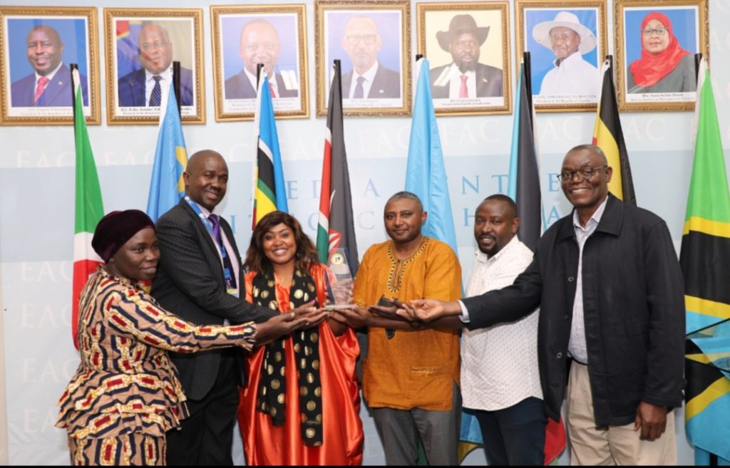 Award Winning Mapambazuko Ya Machweo Editor, Actress And Author ...